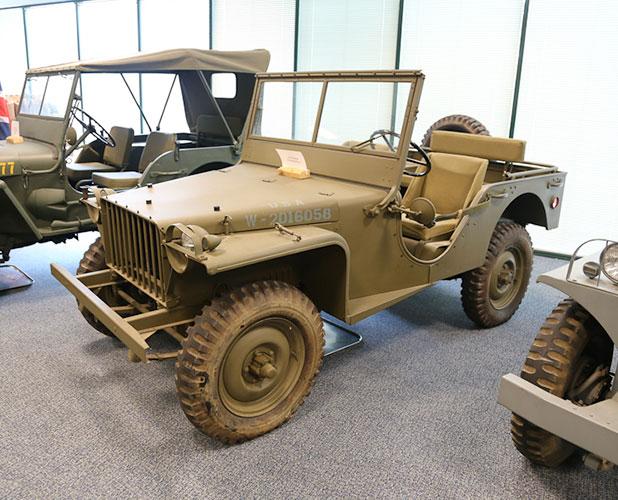 1:24 WWII Bantam BRC-40 Jeep British Troop by Ebbro | E25018 | Ebbro