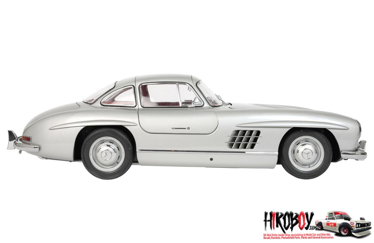 1:8 Mercedes 300 SL Silver Metal Kit | IXCMBCFK | IXO Collections